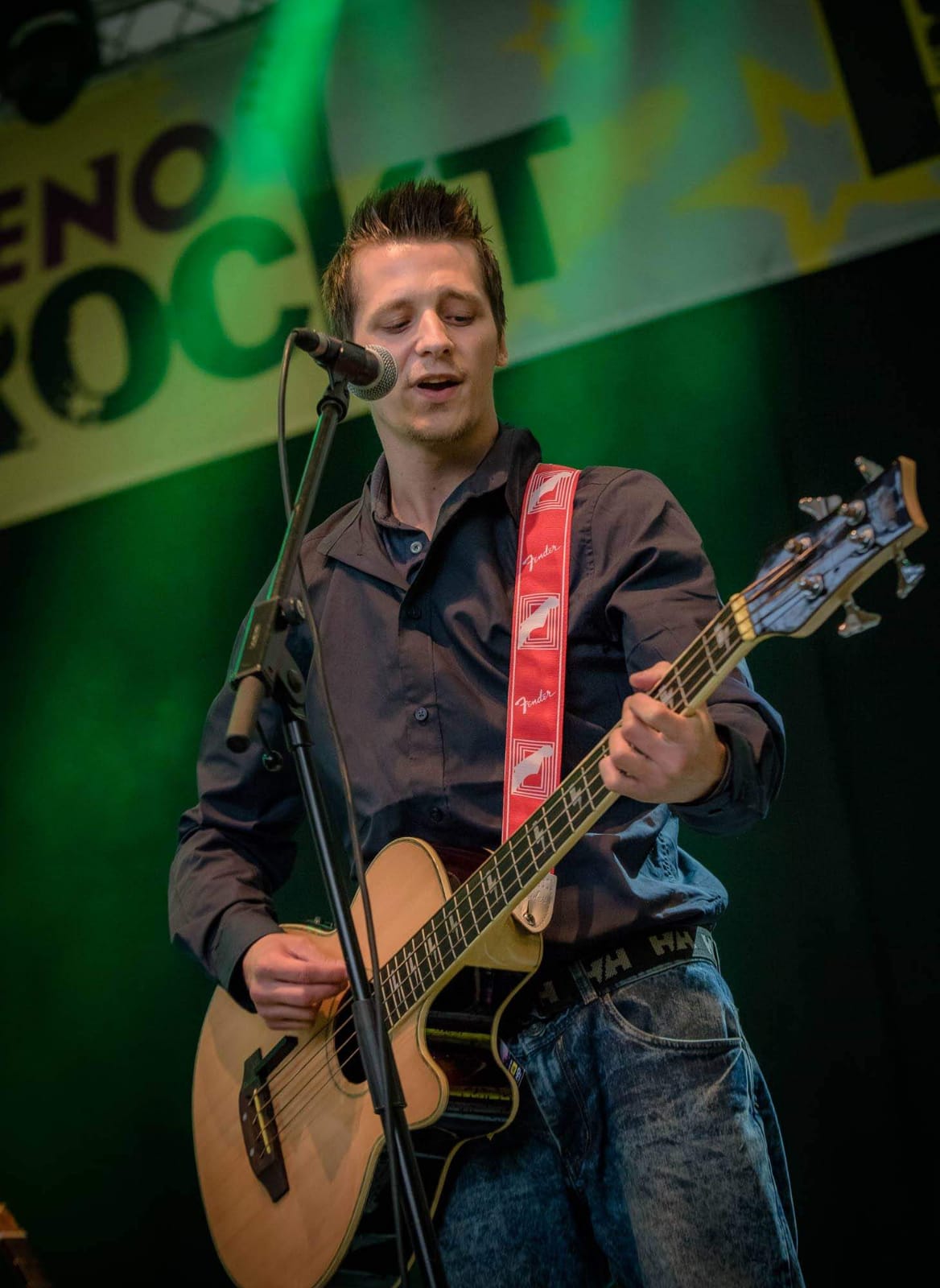 Micha (Gitarre und Bass)